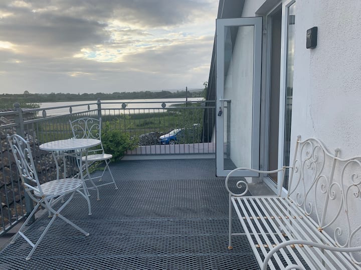 Lakeside Apartment Carrick On Shannon Selfcatering - Leitrim Village