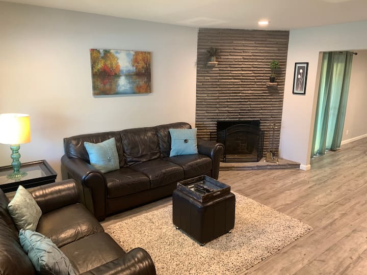 Private Duplex- Quiet Culdesac- Perfect Location - Sacramento, CA