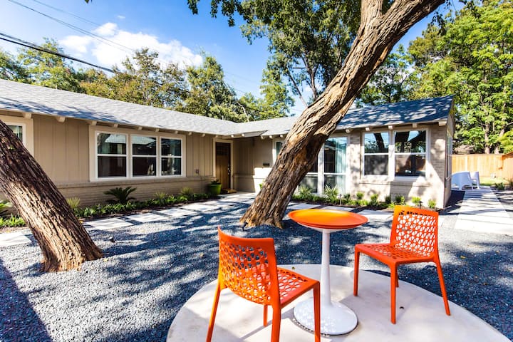 Mid-century Modern Oasis In The Heart Of Dallas! - West Village - Dallas