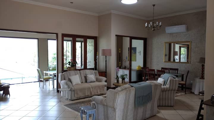 Pecanwood Cosy 3br Home • Hartbeespoort Dam - Hartbeespoort