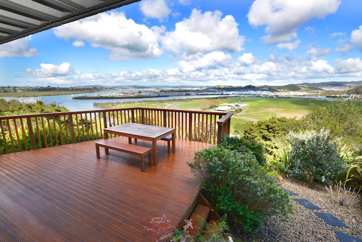 River View Apartment With Amazing Views. - Whangarei