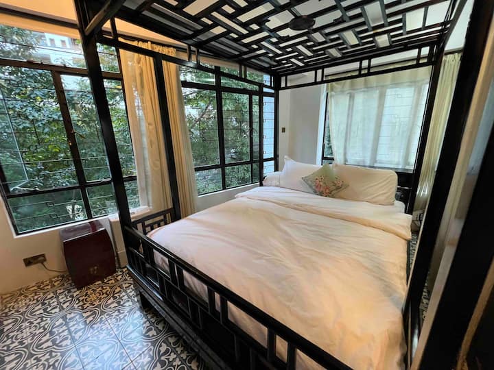Fully Furnished Soho Flat - Hong Kong