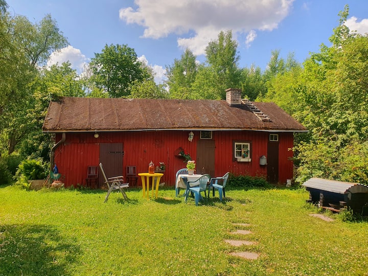 Punainen Mummonmökki Loimaalla. - Alastaro