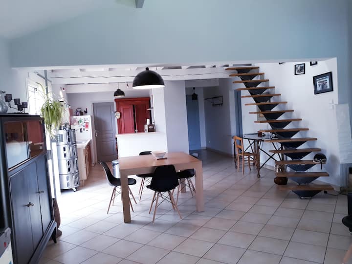 Maison Agreable Et Spacieuse Avec Piscine - Boé