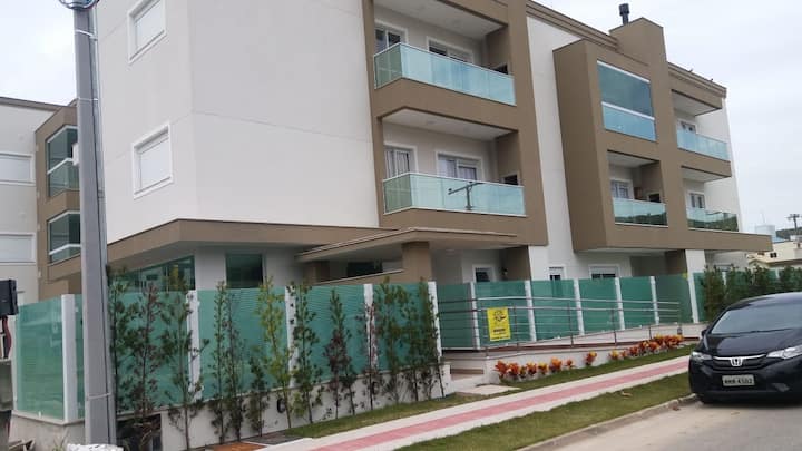 Lindo Apto Na Praia De Palmas/sc Próximo Do Mar. - Governador Celso Ramos