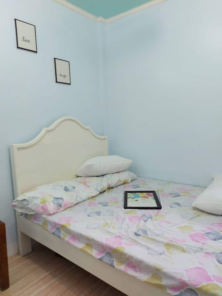 Escape To Comfort At Ben’s Inn. - Malabuyoc