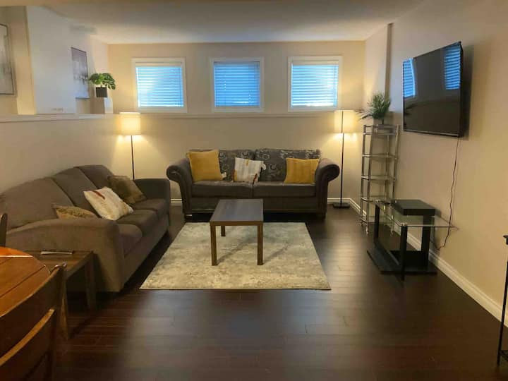 Cozy B 3 Bedroom 2 Bath Home With Patio - Fort McMurray