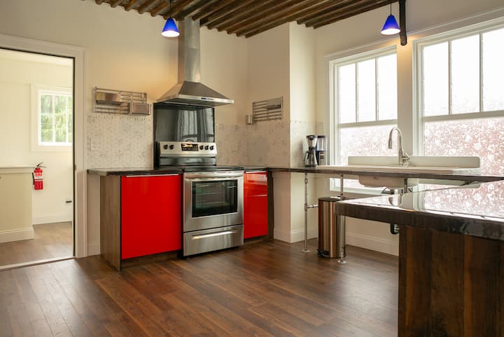 Luxury Private 2 Bedroom Apartment W/healthclub - Portland, OR