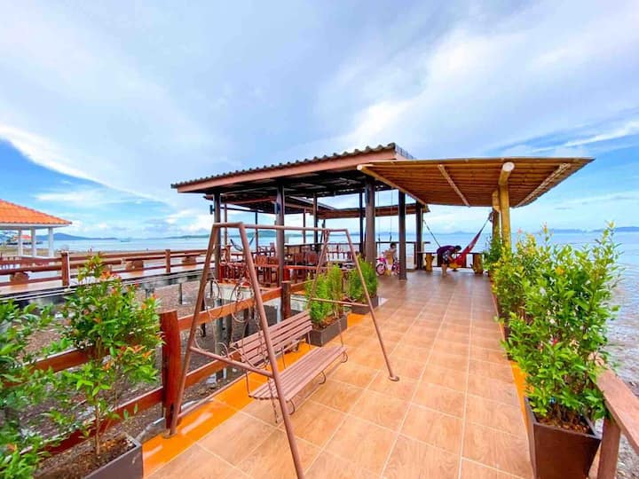 บ้านภูรดาลันตาซีวิว - Ko Lanta kerület