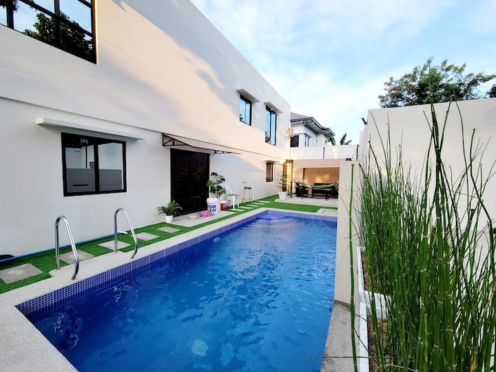 Spacious Villa W/ Ktv Near Mall Nlex Clark Airport - Philippines