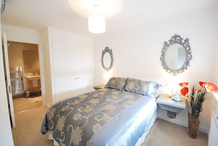 Double En-suite Room In Royal Quays - South Shields