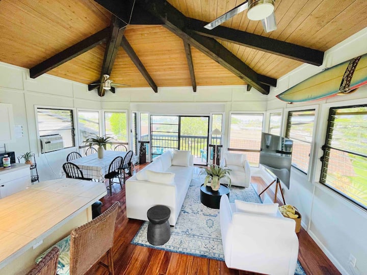 Ocean & Mountain Views - Near Beach! Fast Wifi - Princeville, HI