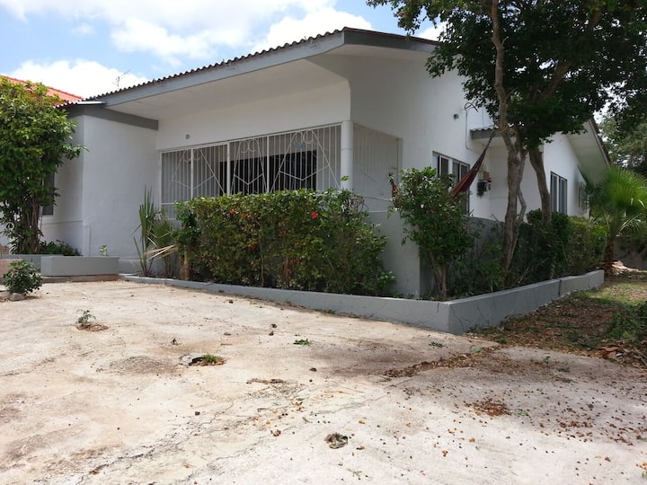 Spacious 5br House Close To Mambo Beach - キュラソー島