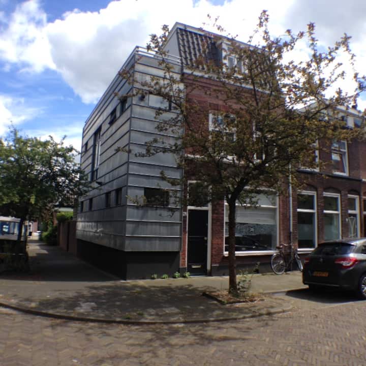 Spacious House With Terrace & Garden, City Centre -