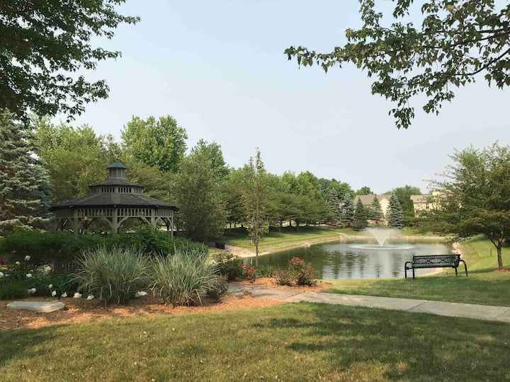 Upscale 2+2.5 Cherry Hill Home - Westland, MI