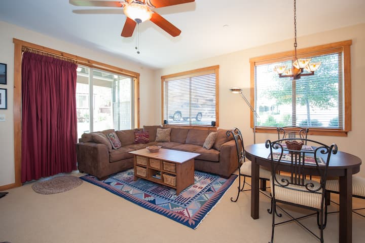 Cozy Family Condo Near Squaw And Donner! - Truckee