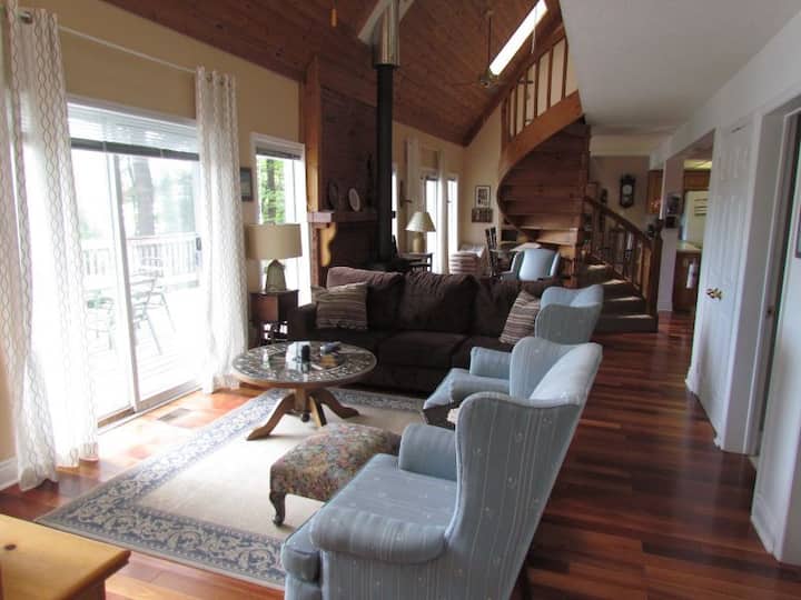 Billabong Inn - Family Cottage - Ontario 60