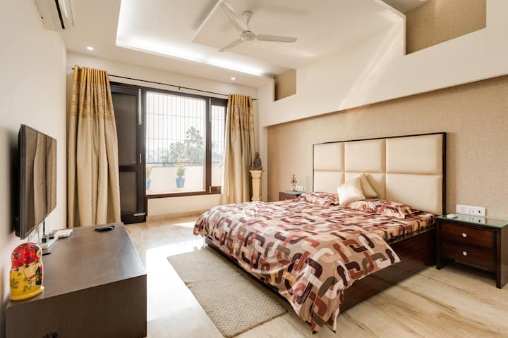 Master Room Cyber City W 2a/3 - Gurgaon