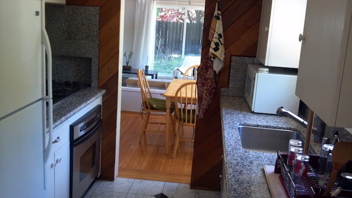 Charming Ranch House - Mountain View