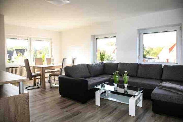 Moderne Wohnung Mit Balkon, Küche, Garten Smart-tv - Emden