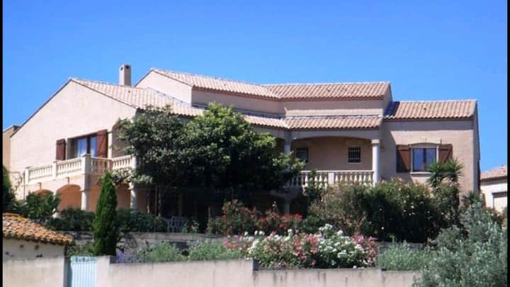 Studio De 40m2 Avec Jardin Et  Jacuzzi Privatif - Languedoc-Roussillon