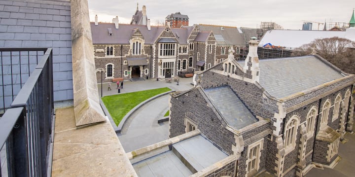 Four Private Rooms & Communal Space - Couples - Christchurch