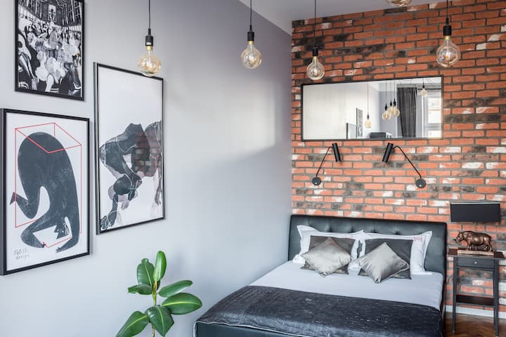 Industrial-style Apartment W/ Kitchenette - Krakow
