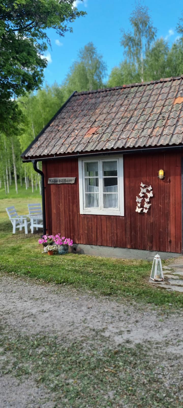 Leas Källare - Mysig Stuga På Landet Med Braskamin - Sala