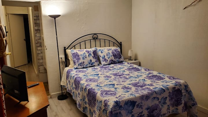 Entire 1 Bedroom Cozy House - Lake Isabella, CA