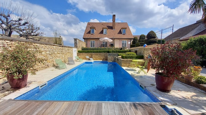 La Confrerie à Meursault Au Cœur De La Bourgogne - 본느