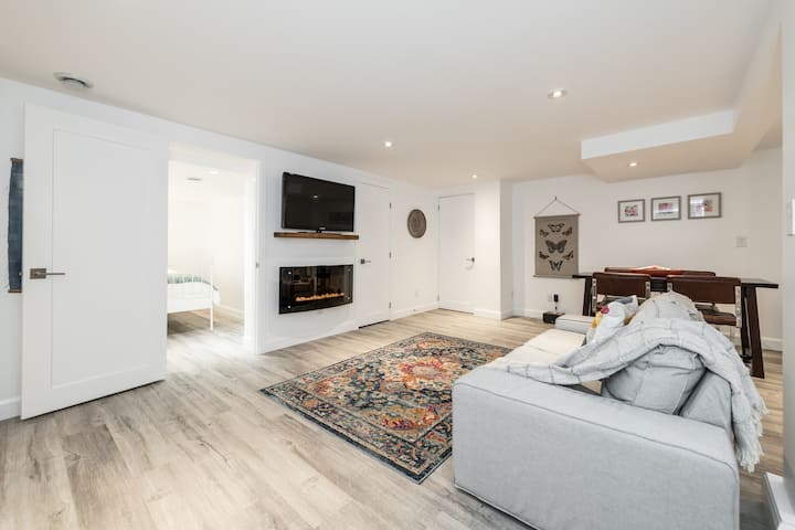 Bright, Central, Spacious 2 Br, 2 Bath With Den - Ottawa