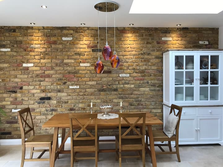 Love Nest - Surbiton