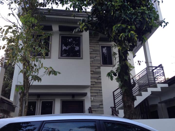 Chic Apartment-benedict - Lucban