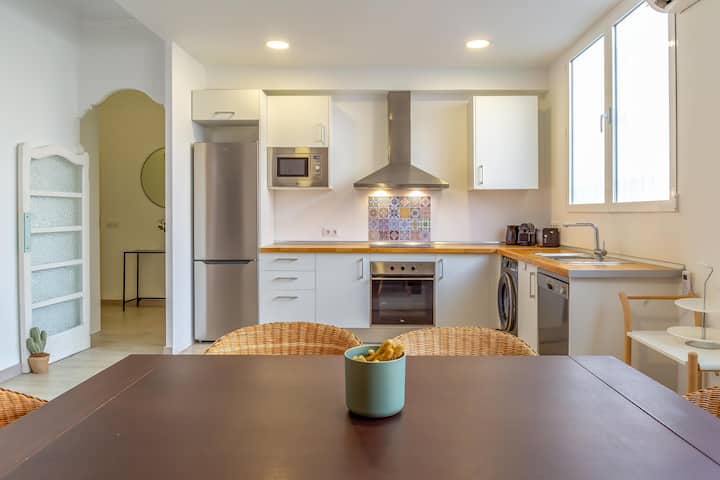 Bright And Spacious In Russafa + 10 Nights - Valencia