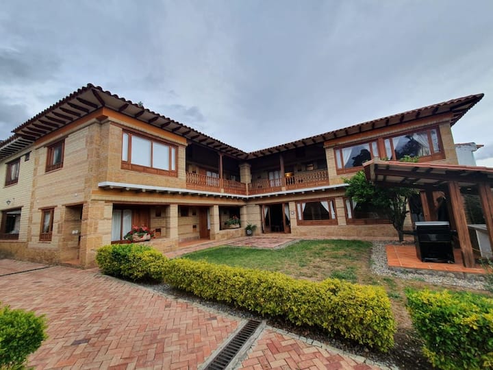 Casa Familiar En El Centro De Villa De Leyva - Villa de Leyva