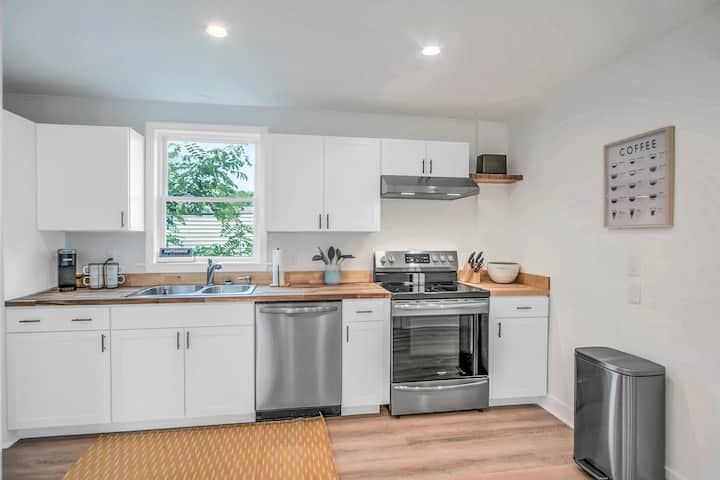 Two Bedroom Modern Apartment - Augusta, ME