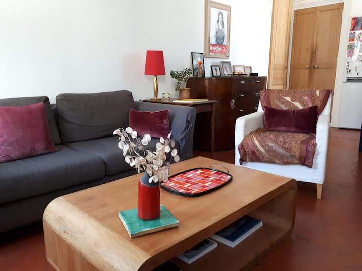 Familiale, Central ( Gare, Vieux Port) Parking - Marseille