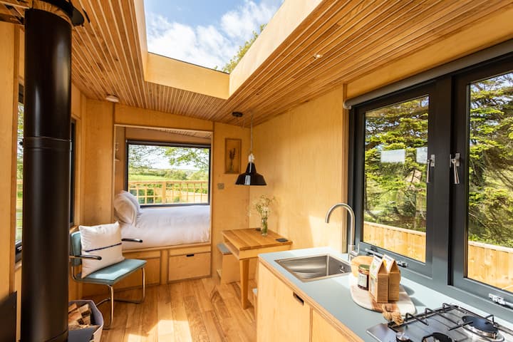 Cedar & Birch Shepherds Hut - Pembrokeshire