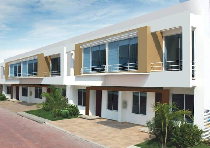 Hermosa Casa Familiar Nueva En Girardot - Girardot