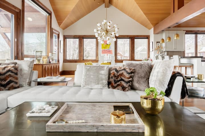 Large Family Home. Walk To Aspen Village Amenities. - Aspen, CO