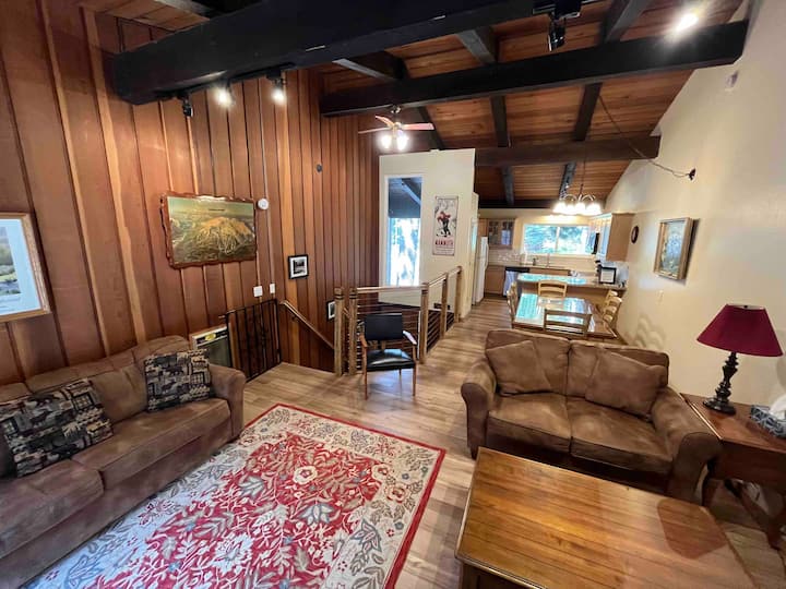 Wow! Remodeled, Close To The Village, 2 Bed/2 Bath - Mammoth Lakes, CA