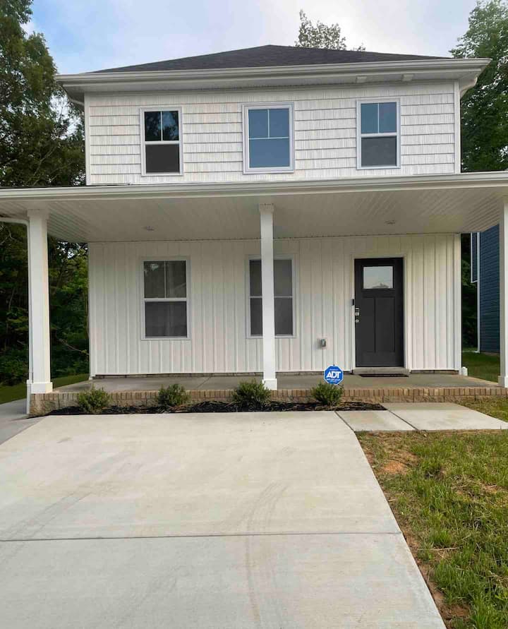 Bluff Beauty - Clarksville, TN