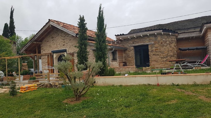 Gîte Dans Corps De Ferme
Location 2 Jours Minimum - Carmaux