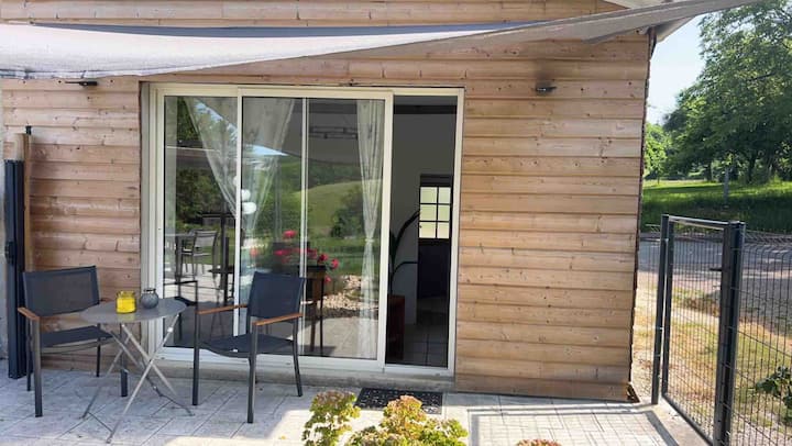 Studio  Cocooning, Au Calme Avec Piscine Et Spa - Sainte-Fortunade