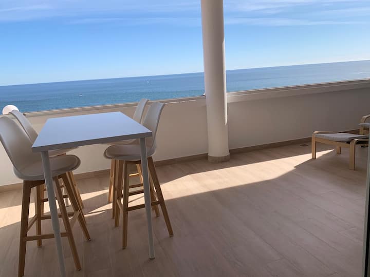 Fantastic Sea Views! Beach Front! Renovated! - Benalmádena