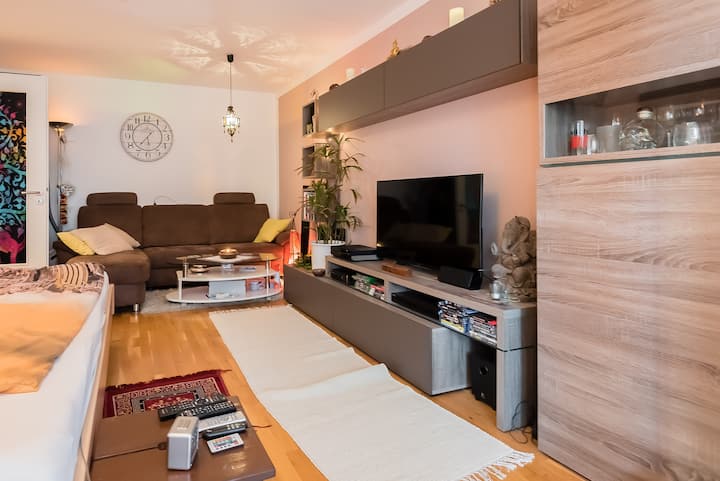 Quiet-bright-guestroom In Munich North - Munich