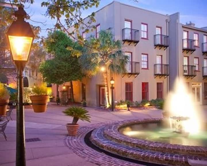 Hist Dist. Condos Bay And King St - Charleston, SC