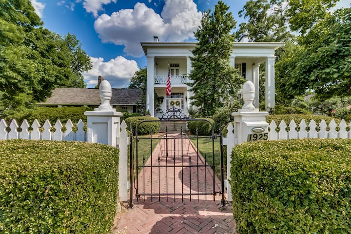 Antebellum Tuscaloosa Home 6 Blocks From Campus - Tuscaloosa, AL