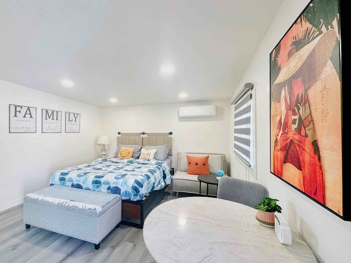 Ultimate Serene Relaxation Kid Friendly & Laundry - Placentia