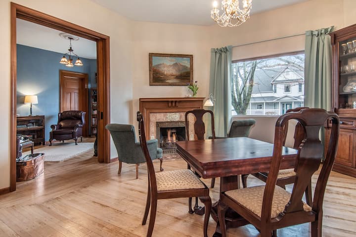 The Monet Suite - The Lamplighter Bed & Breakfast Of Ludington - Ludington, MI